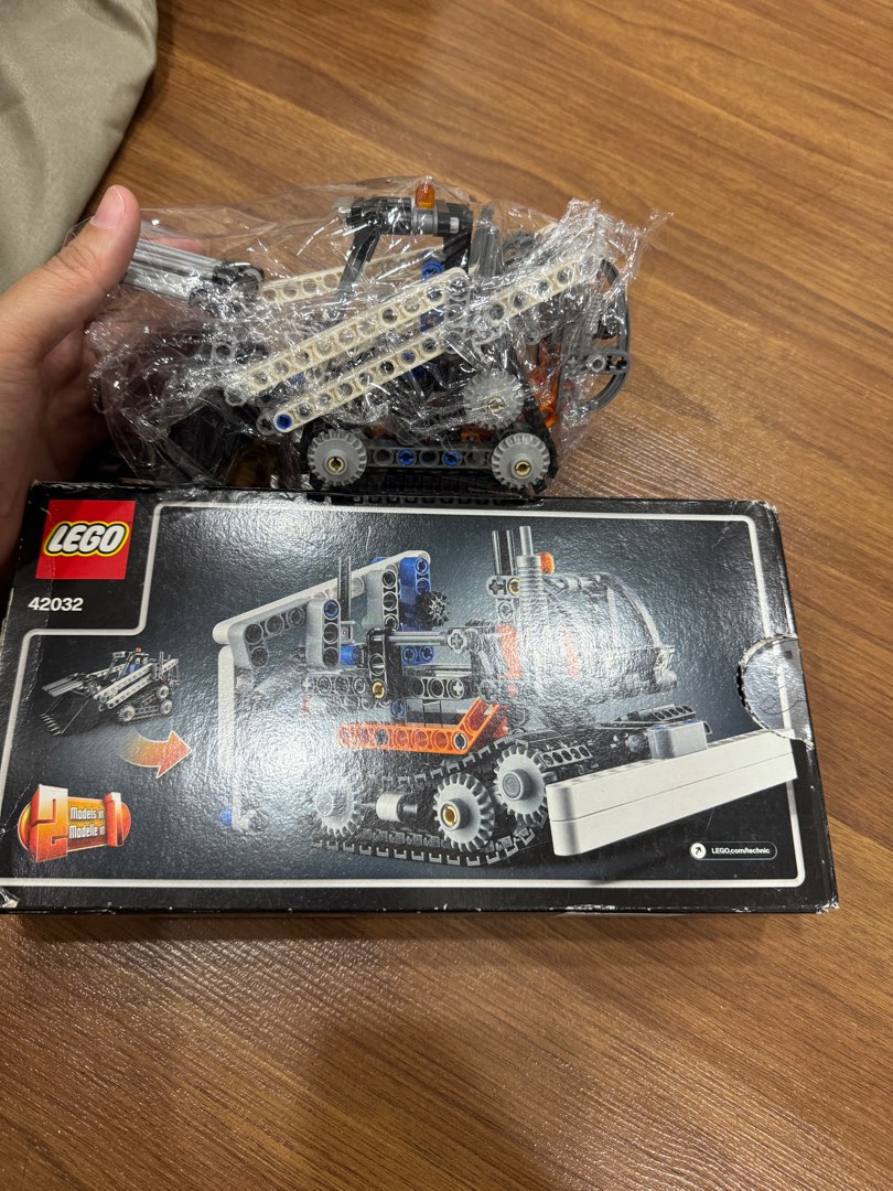 Lego 42032 Technic Compact Tracker Loader (BUILD SET), Hobbies & Toys ...