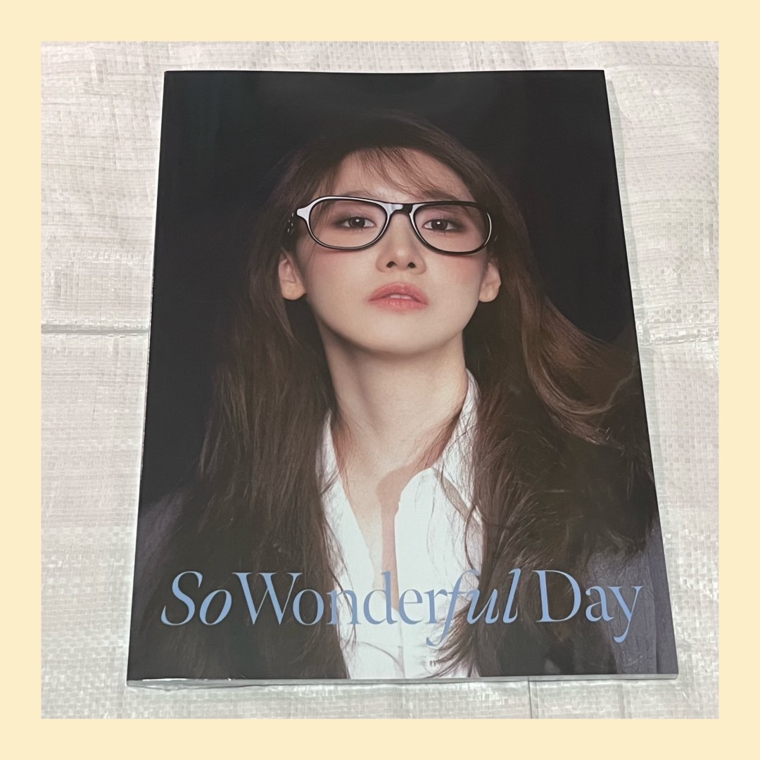 全新現貨 允兒生日lim Yoona 2024 Birthday Pop Up Photobook 興趣及遊戲 書本 文具