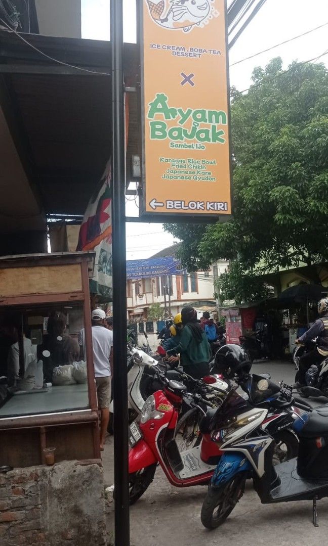 Neon Box + tiang, Desain & Kerajinan Tangan, Karya Seni di Carousell