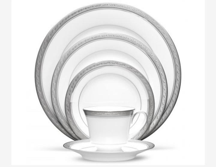 Noritake Dinnerware Set (Service for 8), Furniture & Home Living ...