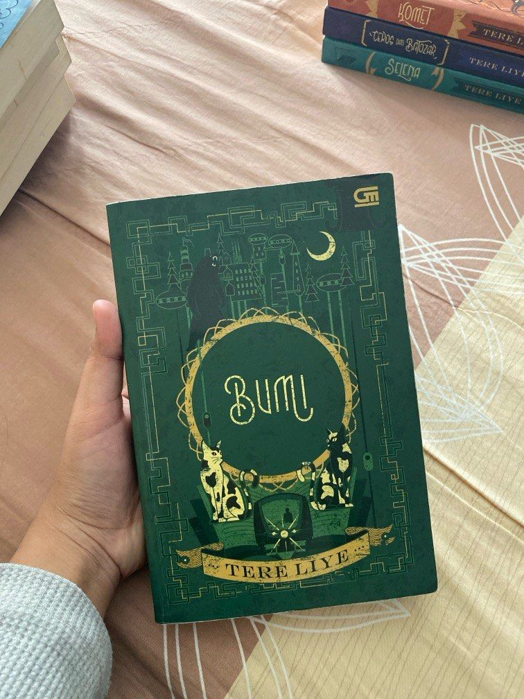 NOVEL TERE LIYE - Bumi, Bulan, Matahari, Komet, Bintang dan lain lain ...