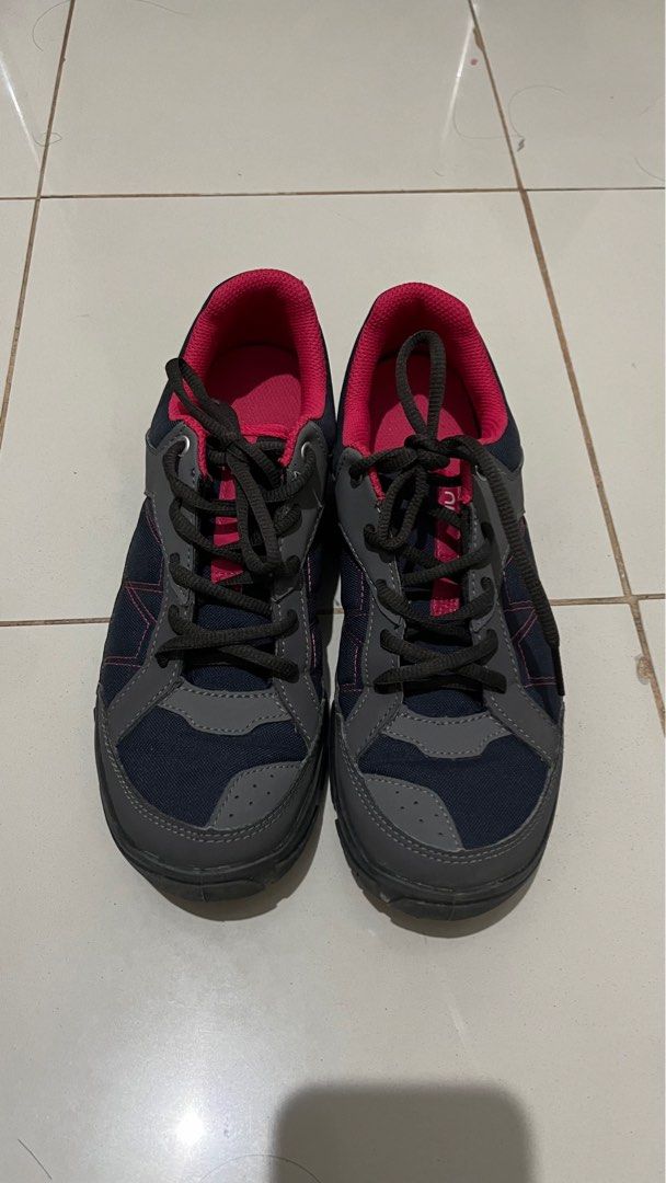 Sepatu Gunung Decathlon Quecua NH100, Fesyen Wanita, Sepatu di Carousell