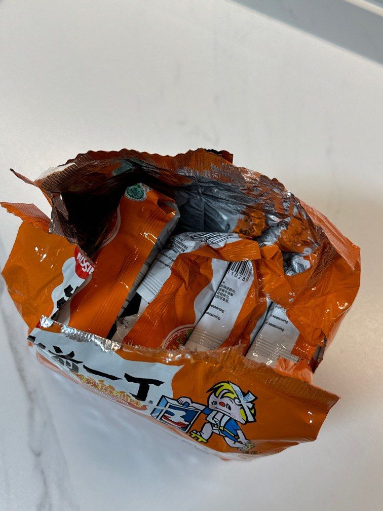 [Take all] 4 Packets of Nissin Spicy Sesame Flavour Instant Noodles ...