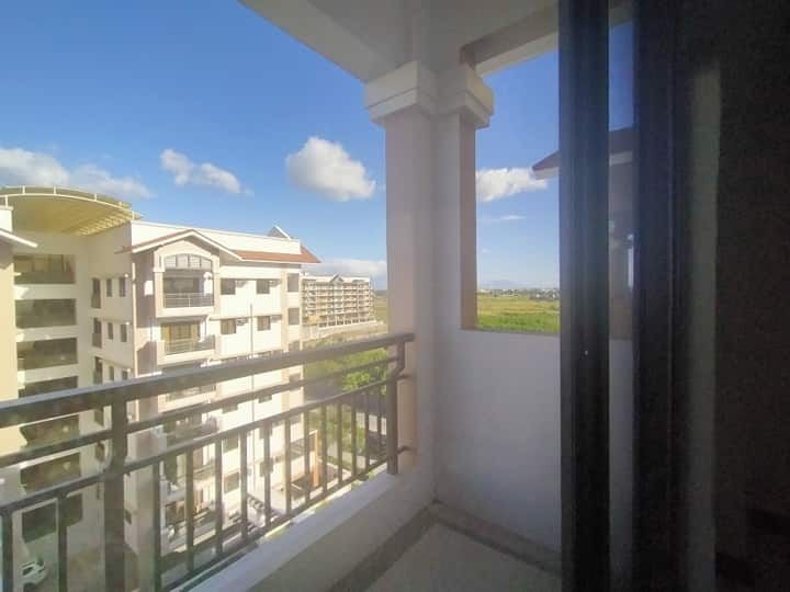 Tandem Unit for Sale in Abaca Building Acacia Estate, Taguig, Property ...