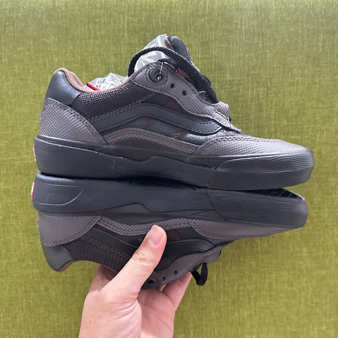 Vans Wayvee Justin Henry, Women's Fashion, Footwear, Sneakers on Carousell