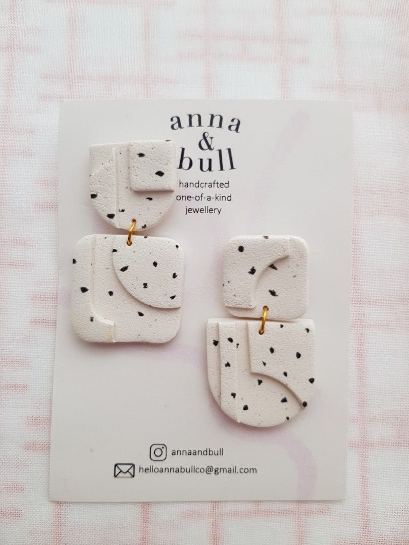 Anna Bull Gropius earrings Polka dots on Oatmeal