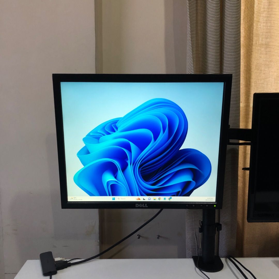 Dell 19 Inch Monitor, Computers & Tech, Desktops on Carousell