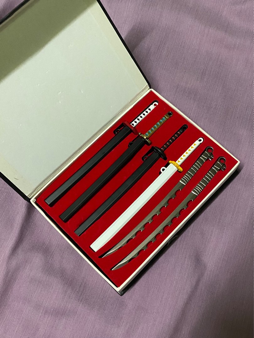 Demon Slayer / Kimetsu no Yaiba Nichirin Swords Keychain Set, Hobbies ...
