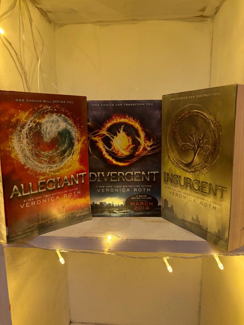 Divergent trilogy by veronica roth, Hobbies & Toys, Books & Magazines ...