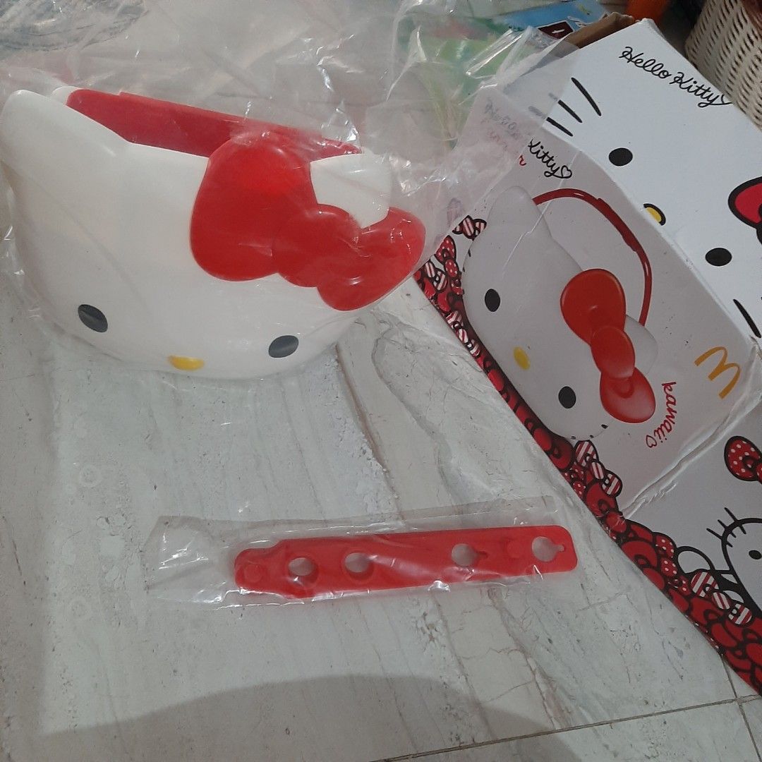 Hello kitty carrier mcd, Toys & Collectibles, Mainan di Carousell
