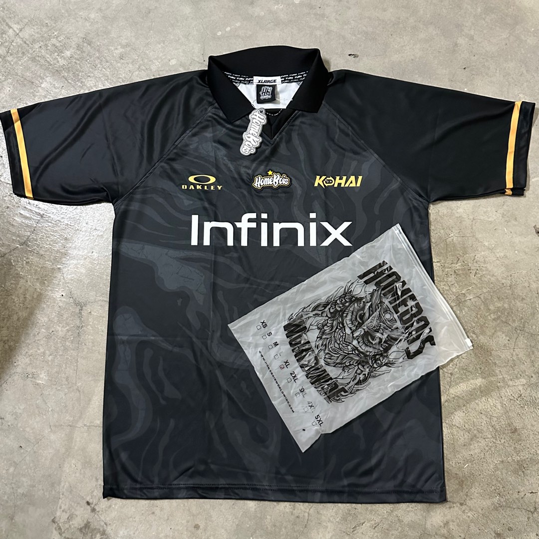 HOMEBOIS WORLD TOUR, Men's Fashion, Activewear on Carousell