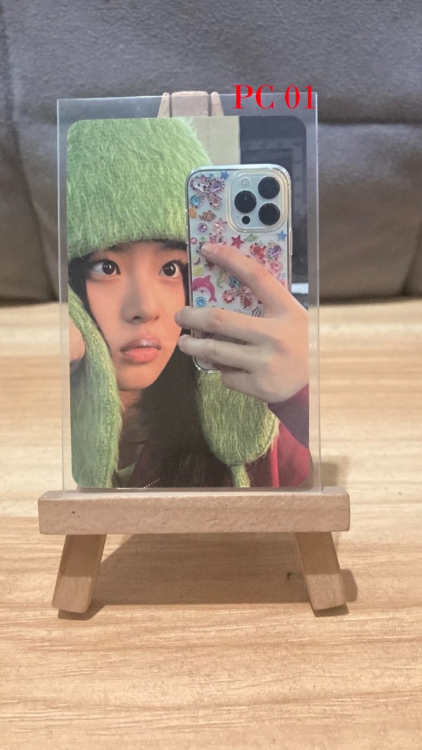 [KPOP] NEW JEANS HANNI IPHONE PHOTOCARD, Hobbies & Toys, Memorabilia ...