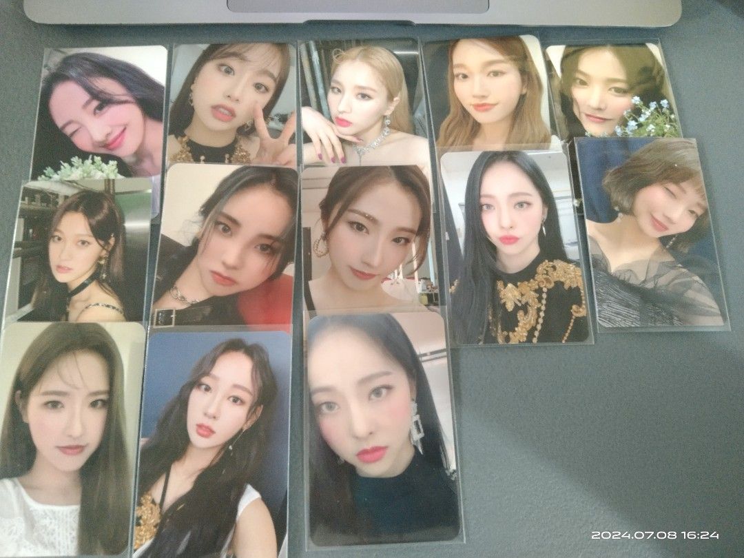 LOONA 12:00 PHOTOCARDS, Hobbies & Toys, Memorabilia & Collectibles, K ...