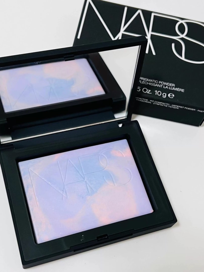 NARS LIGHT REFLECTING 原生光星幻蜜粉餅 限定星雲紫 10g, 美容＆個人護理, 健康及美容 - 皮膚護理, 化妝品 - Carousell