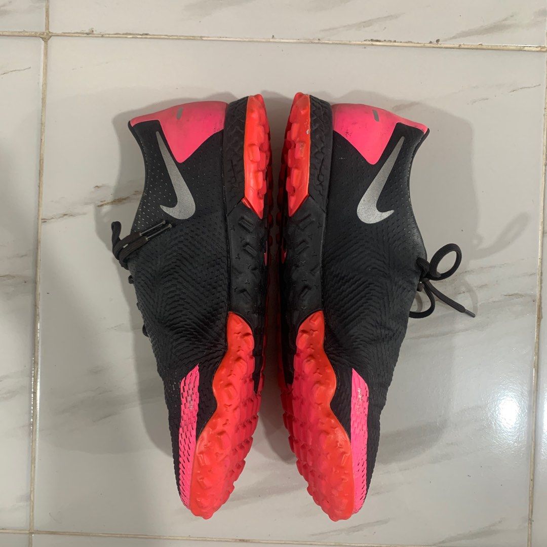 Nike React Phantom GT Pro TF Turf Black Pink, Olah Raga, Perlengkapan ...
