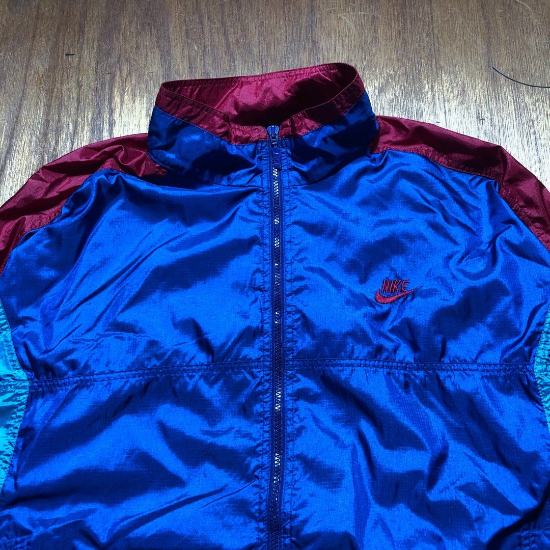 Nike Vintage Windbreaker, Men's Fashion, Activewear on Carousell