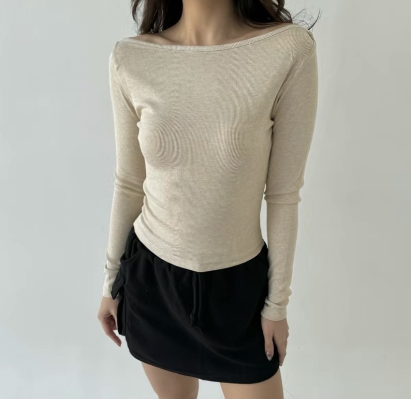 orlo top oat, Fesyen Wanita, Muslim Fashion, Atasan di Carousell