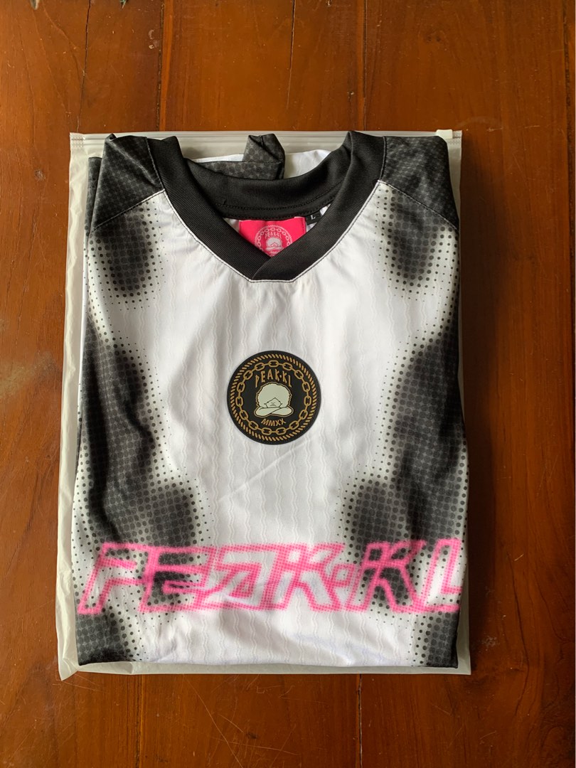 Peak.KL ROSES, Men's Fashion, Activewear on Carousell