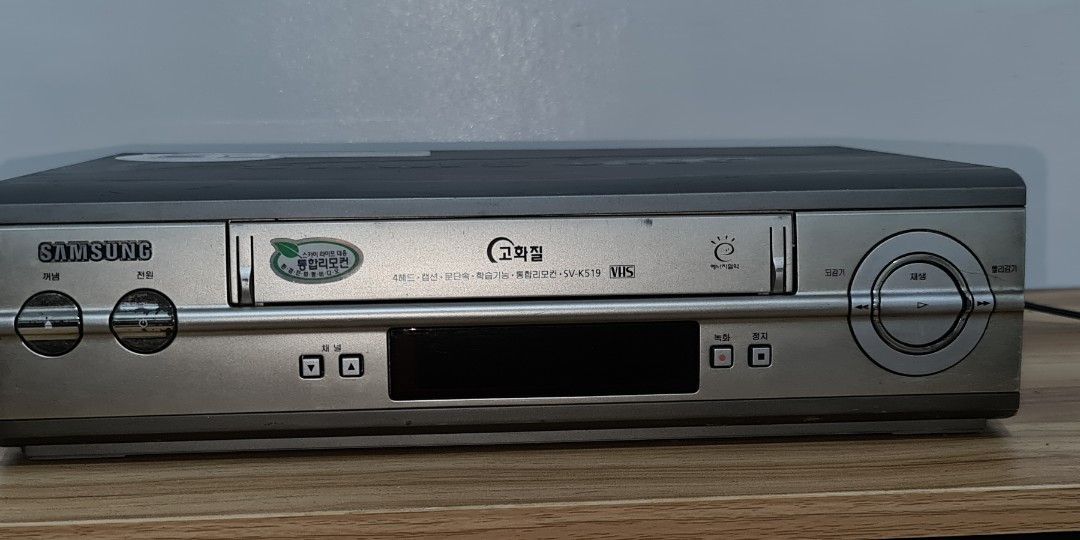 Samsung VHS player, Everything Else, Others on Carousell