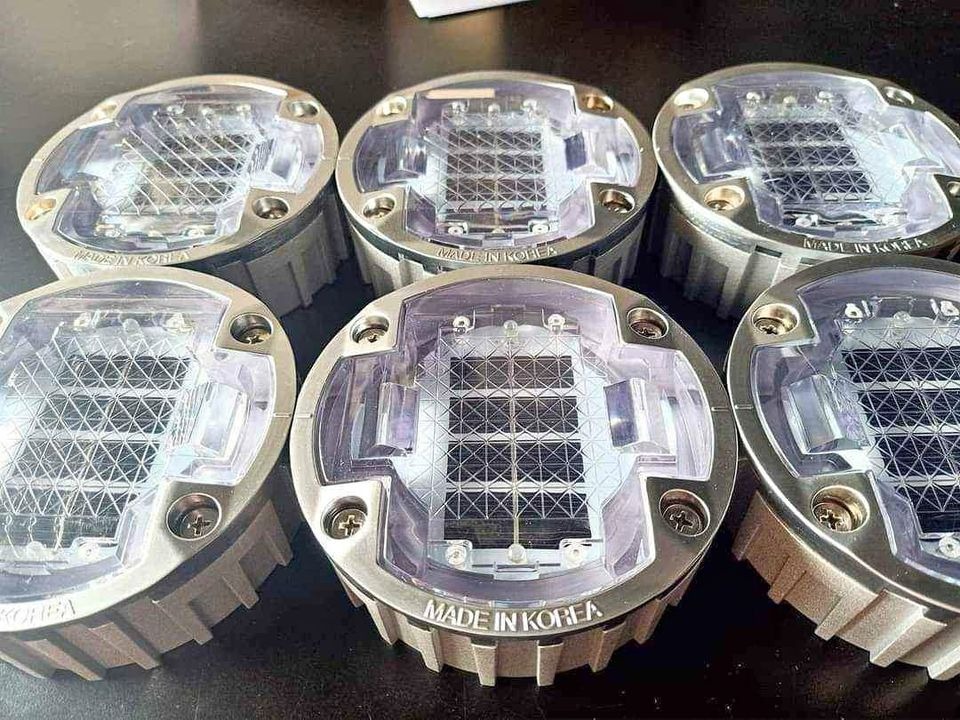 SOLAR ROAD STUD/CATS EYE/REFLECTORIZED/SQUARE TYPE ROAD STUD ...