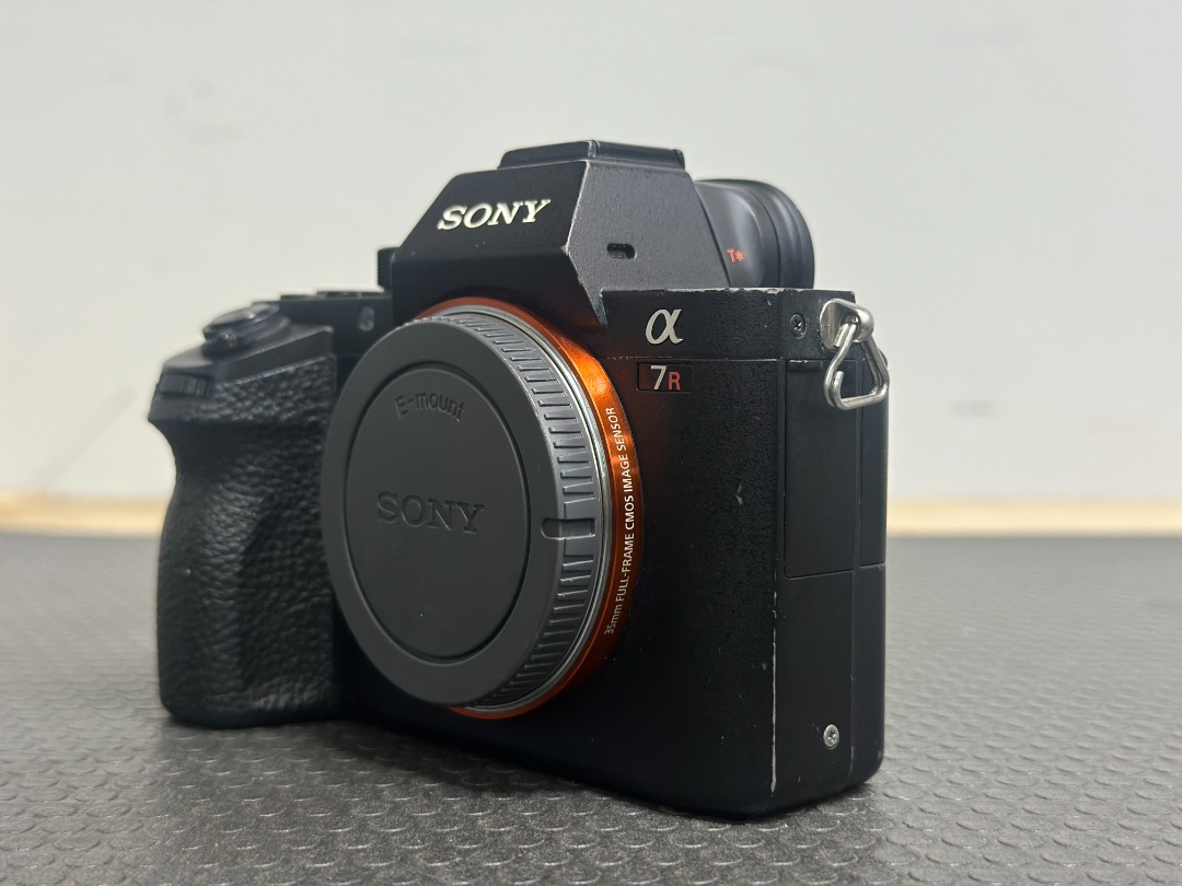 Sony A7r Mk2/A7RII (Full Frame) with Sony Original Vertical Grip ...