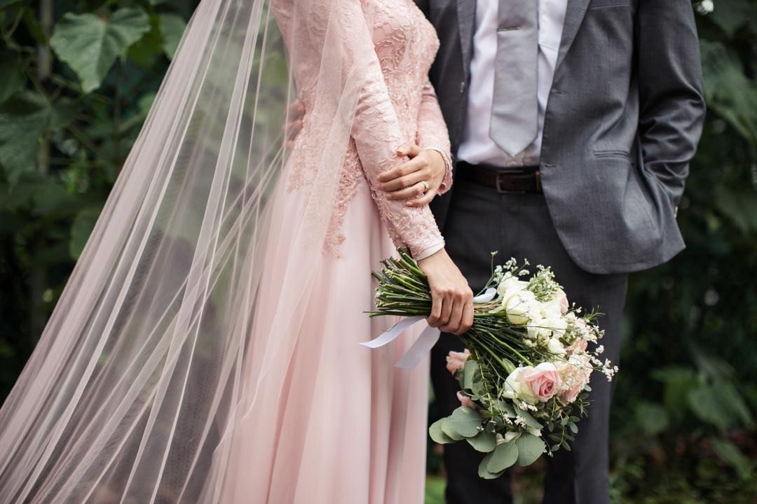 Teh Firdaus Wedding Dress with veil, Women's Fashion, Dresses & Sets ...