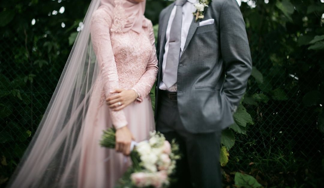 Teh Firdaus Wedding Dress with veil, Women's Fashion, Dresses & Sets ...