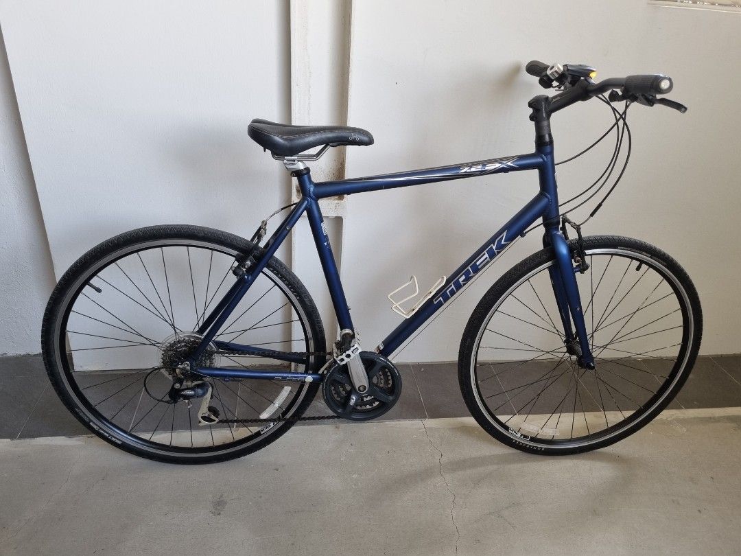 Trek fx 7.2 bicycle, new tyres, cables and fine tuning just done ...