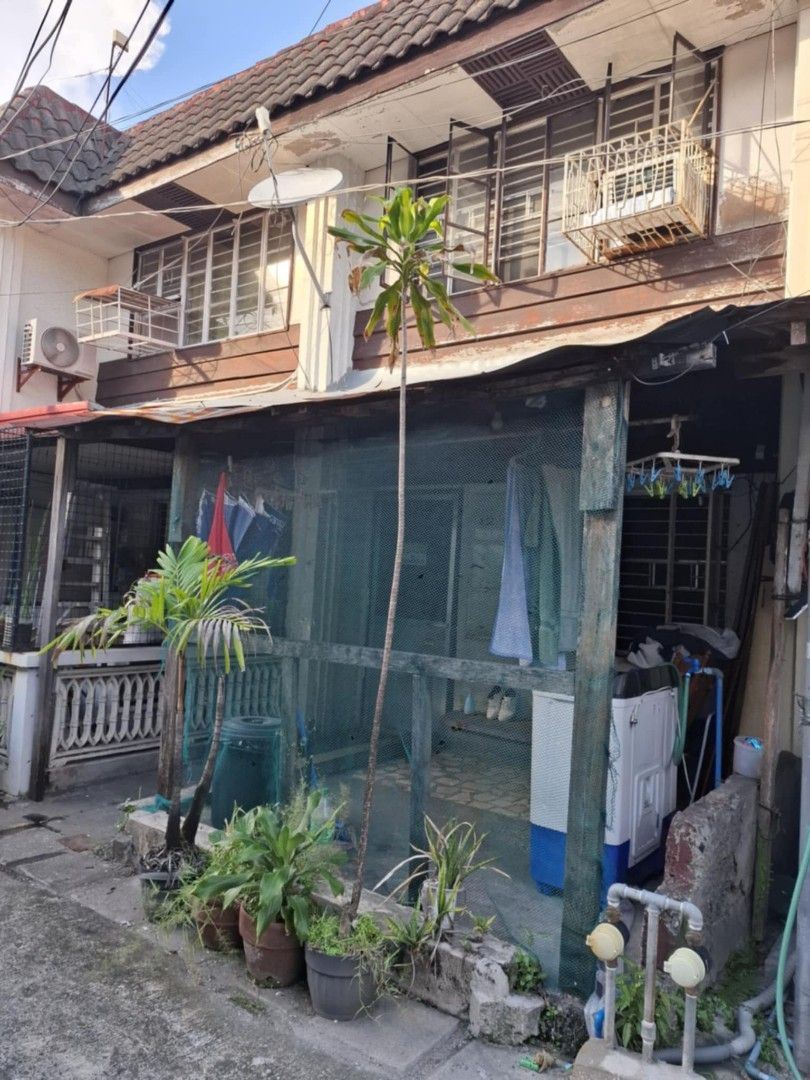URCI TOWNHOMES LAS PINAS FOR SALE - CLEAN TITLE, Property, For Sale ...