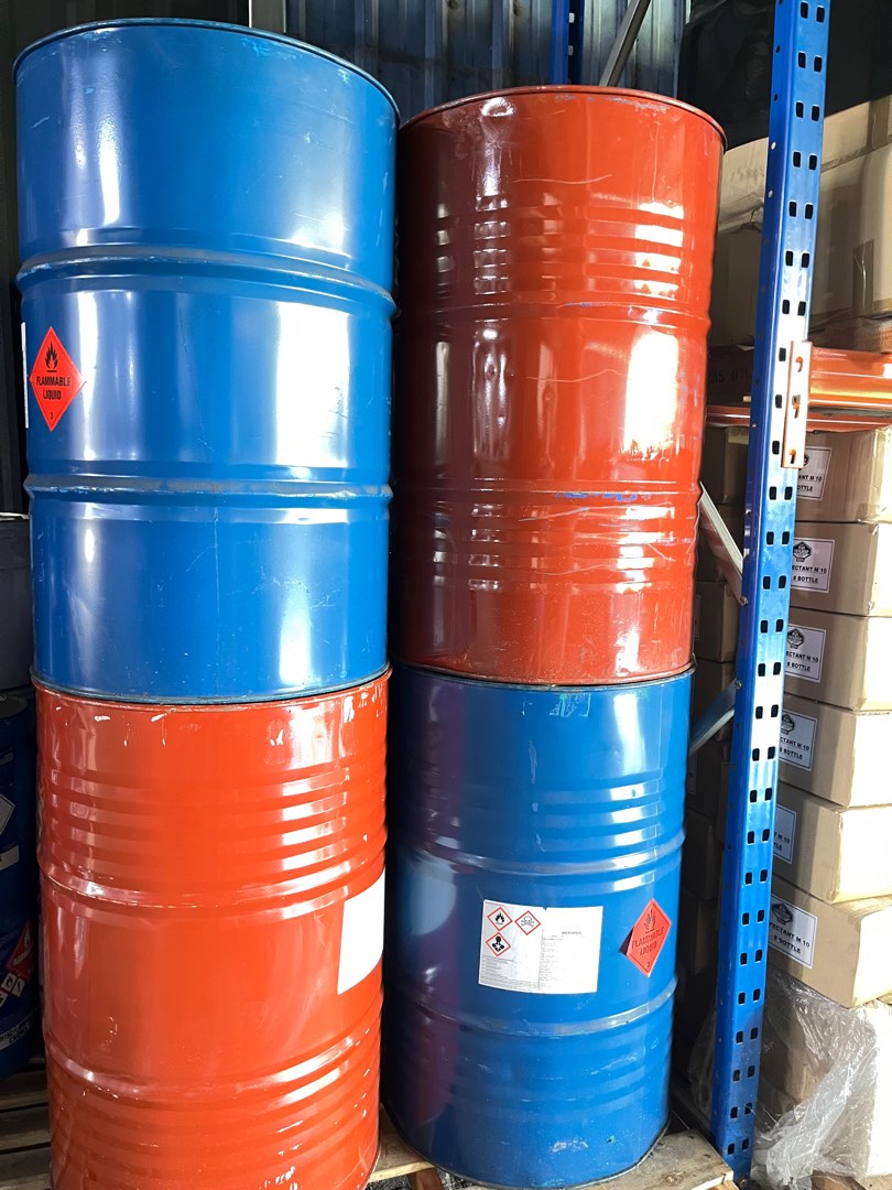 200L Tong Drum Besi good condition, Furniture & Home Living, Outdoor ...