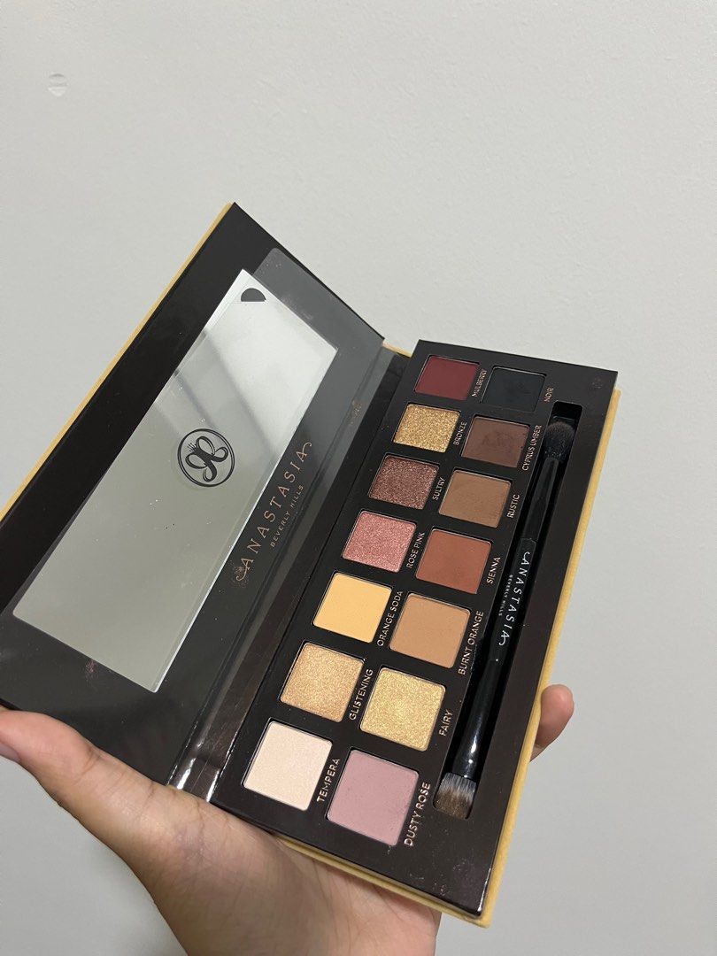 ABH Soft Glam Palette, Beauty & Personal Care, Face, Makeup on Carousell