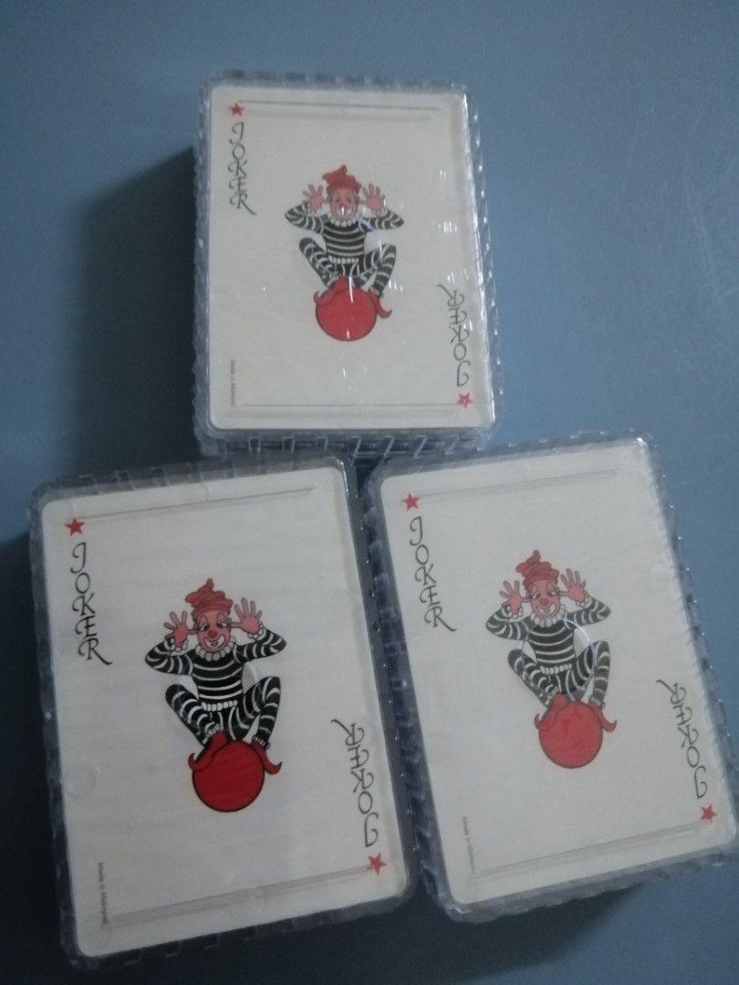 Alien playing cards, Hobbies & Toys, Toys & Games on Carousell