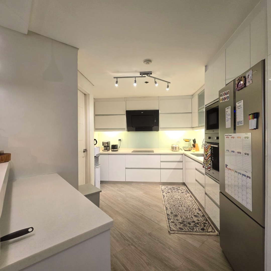 BONIFACIO RIDGE 3 Bedroom BGC Condo For Sale with 1 Parking (Renovated ...