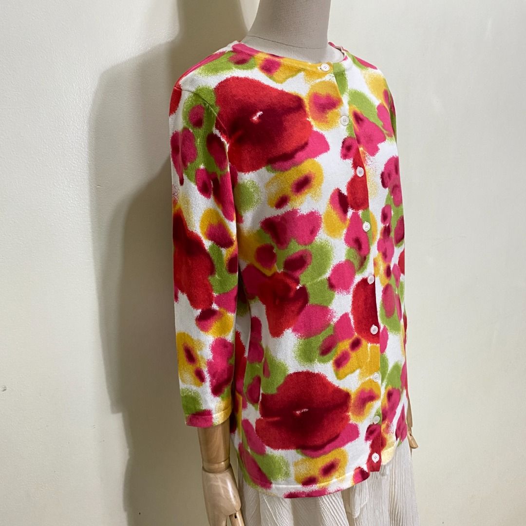C204 - Isaac Mizrahi Live Floral Stretchable Knit Buttoned Cardigan ...