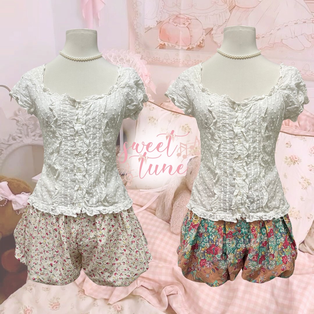 ️EARLY DIBS ️floral puffy bloomers set: white floral bloomers & dark ...