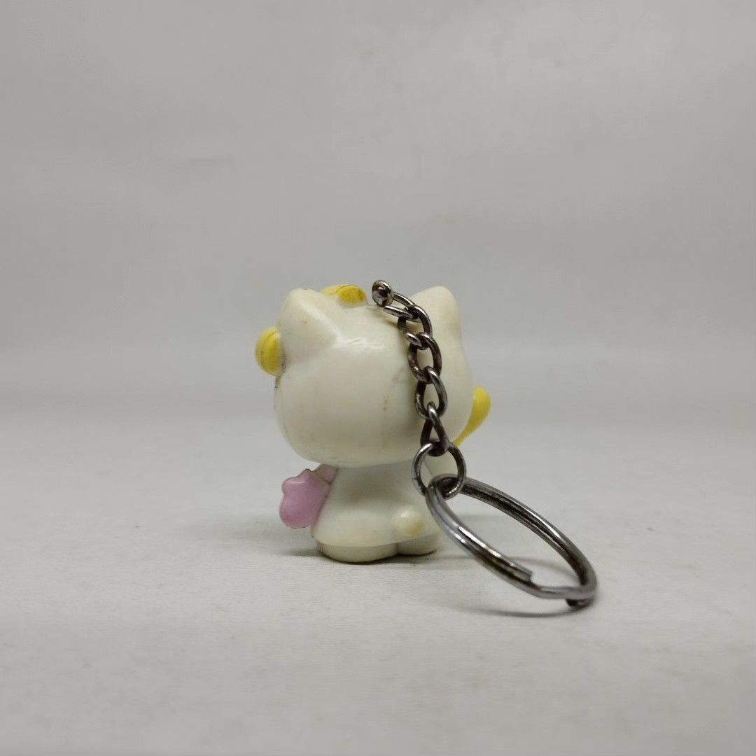 Ganci Figure Hello Kitty Pita Kuning, Toys & Collectibles, Mainan di ...