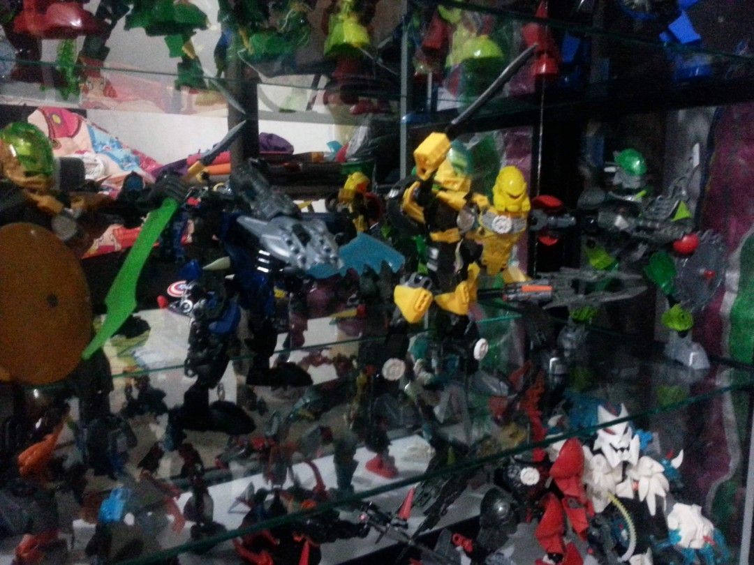 Lego Bionicle Ori/Non ori & display rack, Hobbies & Toys, Collectibles ...