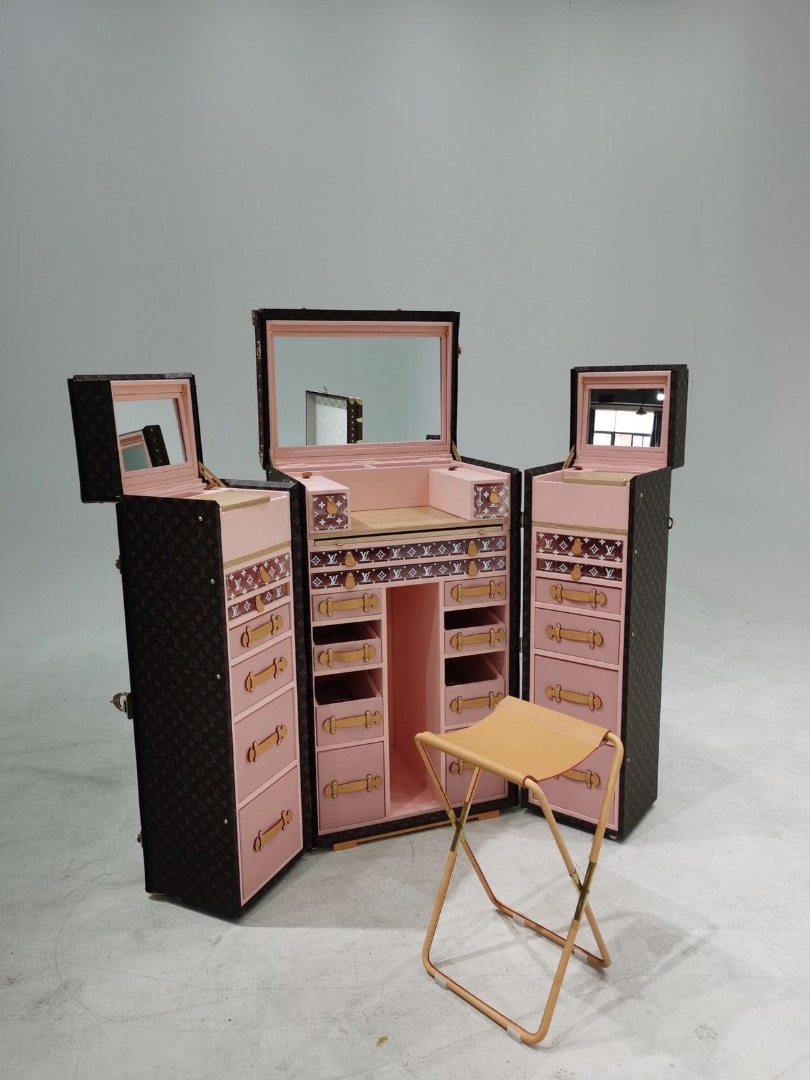 Louis Vuitton LV Vanity Trunk Malle Coiffeuse (Preorder), Furniture ...