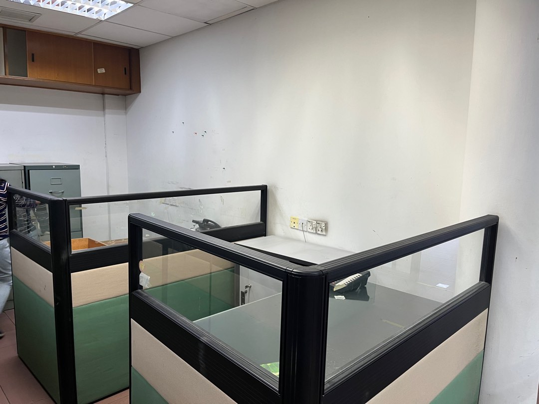 Re-propose single partition with table each RM100, Furniture & Home ...