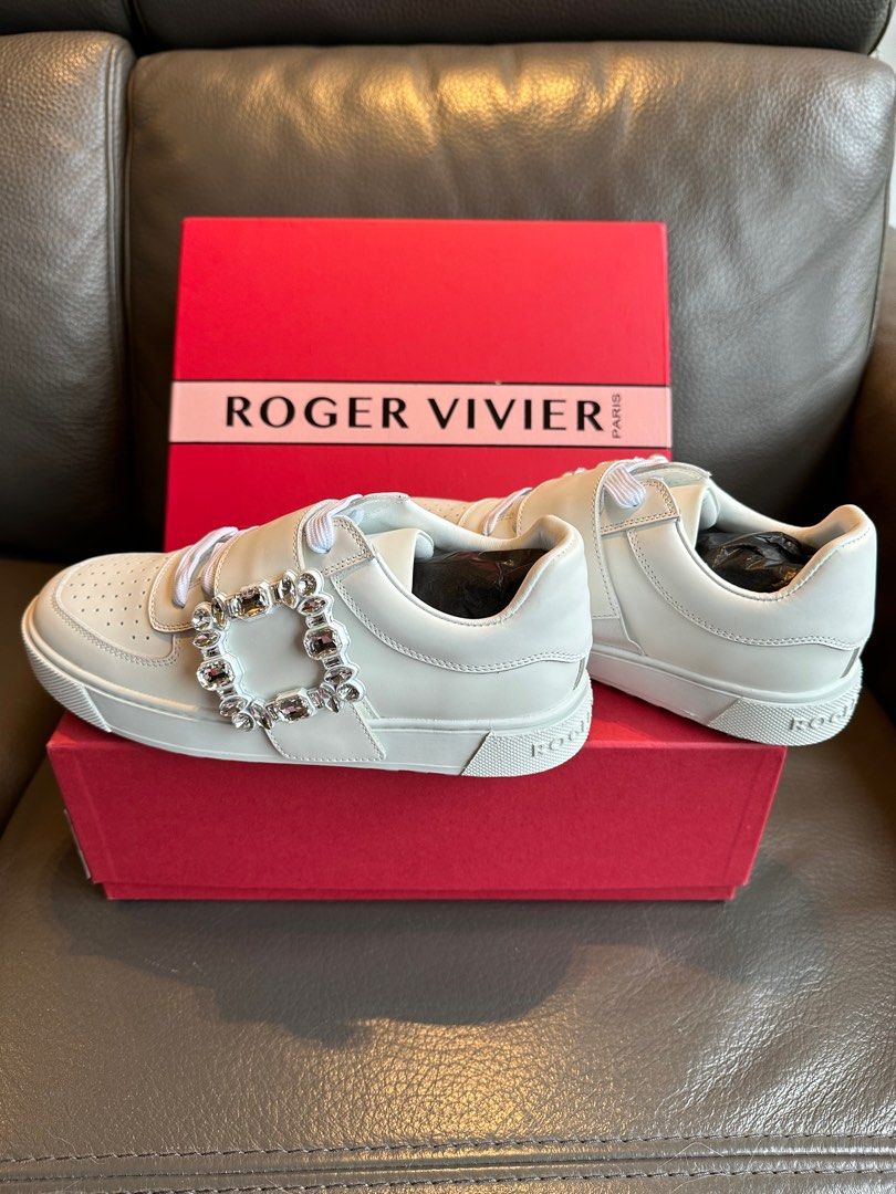 Roger Vivier Sneaker size 37, 名牌, 鞋及波鞋 - Carousell