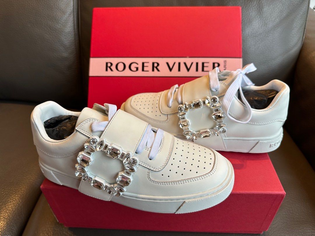 Roger Vivier Sneaker size 37, 名牌, 鞋及波鞋 - Carousell