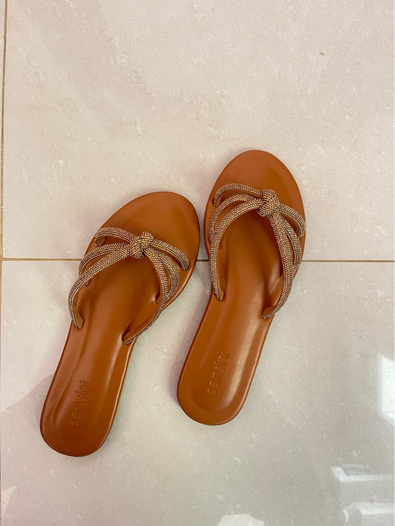 Sandals Sensini Brown, Women's Fashion, Footwear, Sandals on Carousell