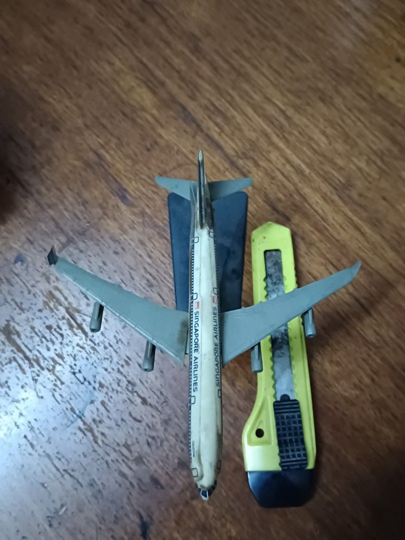 Singapore Airlines Aircraft model, Hobbies & Toys, Collectibles ...