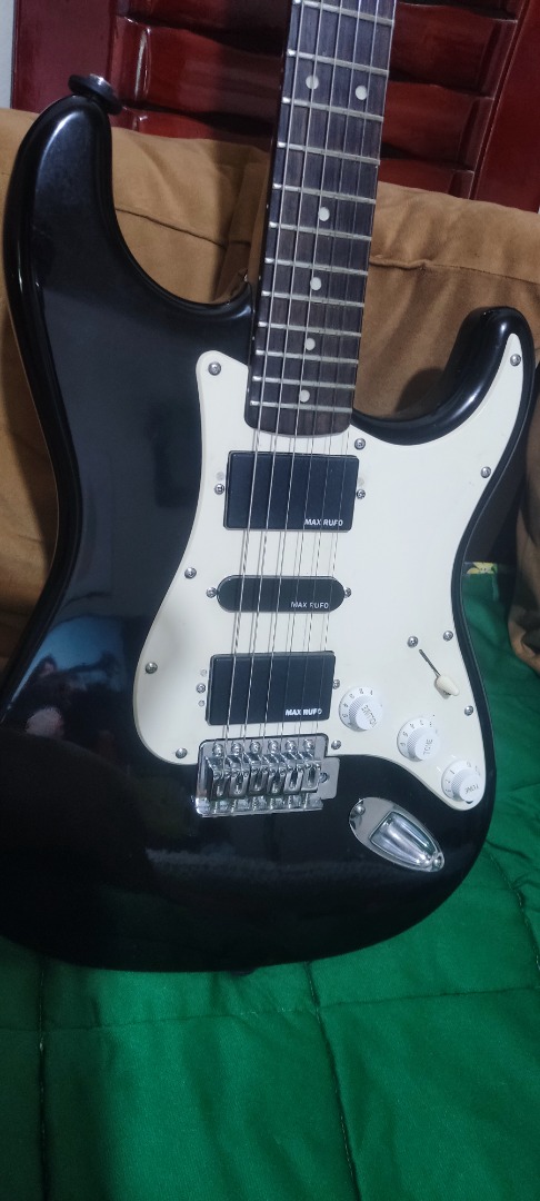 Squier Electric Guitar with Max Rufo noiseless pickups and Guyker ...