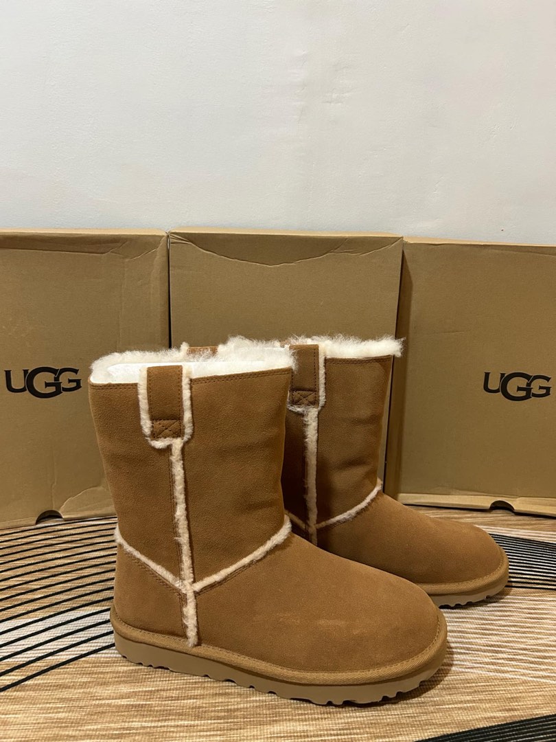 UGG CLASSIC SHORT SPILL SEAM, Women's Fashion, Footwear, Boots on Carousell