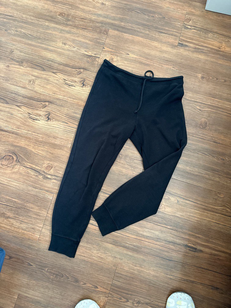 Uniqlo training, Olah Raga, Baju Olahraga di Carousell