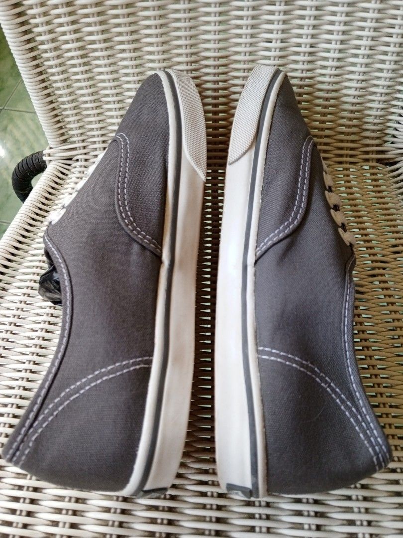 canvas authentic lo pro