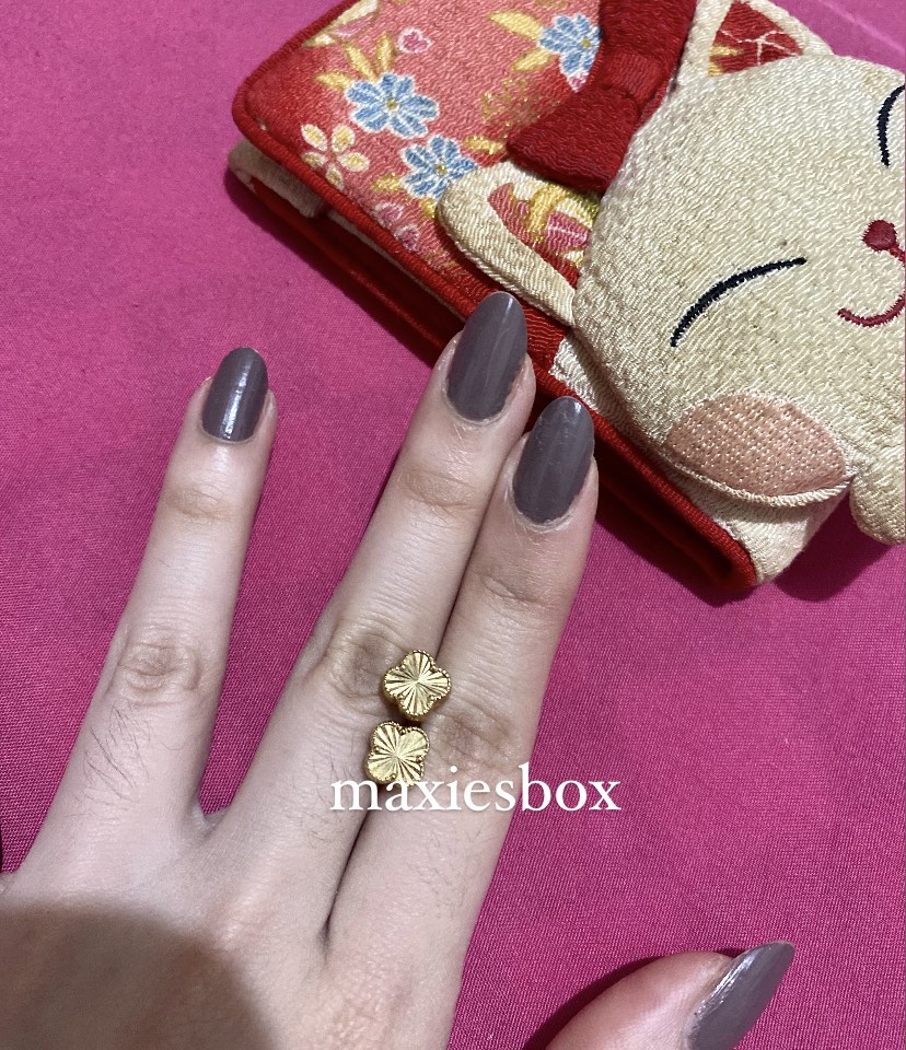 VCA earrings 18k saudi gold, Women's Fashion, Jewelry & Organizers ...