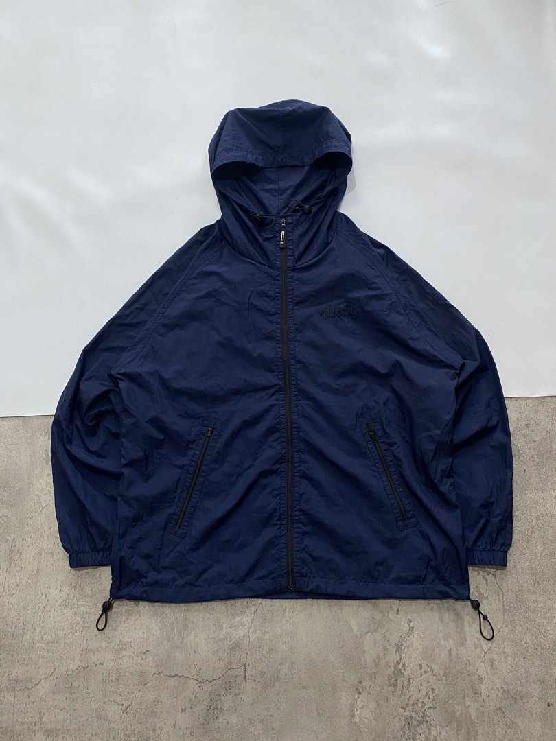 WINDBREAKER ELLESE LOGO BASIC, Fesyen Pria, Pakaian , Atasan di Carousell