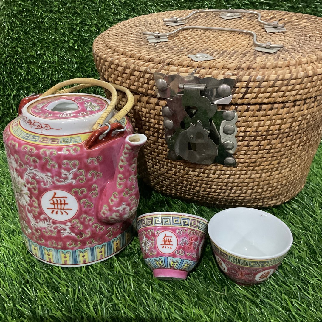 Antique Chinese Mun Shou Pink Handpainted Lotus Ground Famille Rose ...